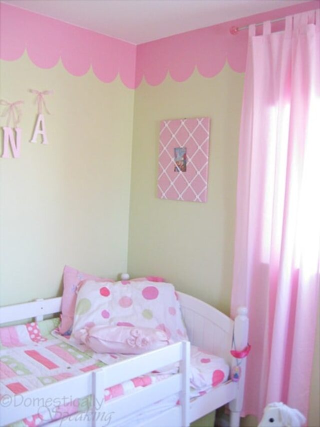 How Paint a Scallop Border - Domestically Speaking