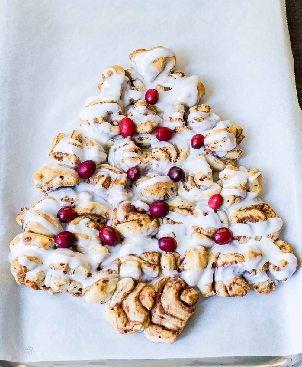 Christmas Tree Cinnamon Roll Pull Apart - Domestically Speaking