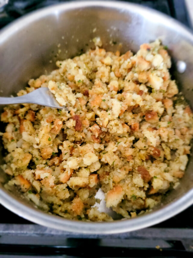 Easy Phyllo Wrapped Stuffing Bites Recipe - Domestically Speaking