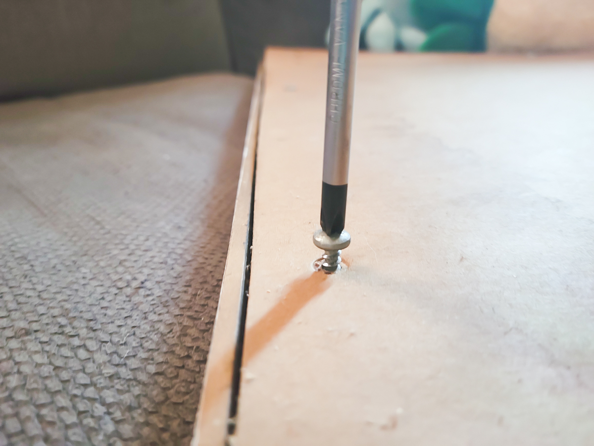 DIY Easy Modern Mirror Edge - Domestically Designed