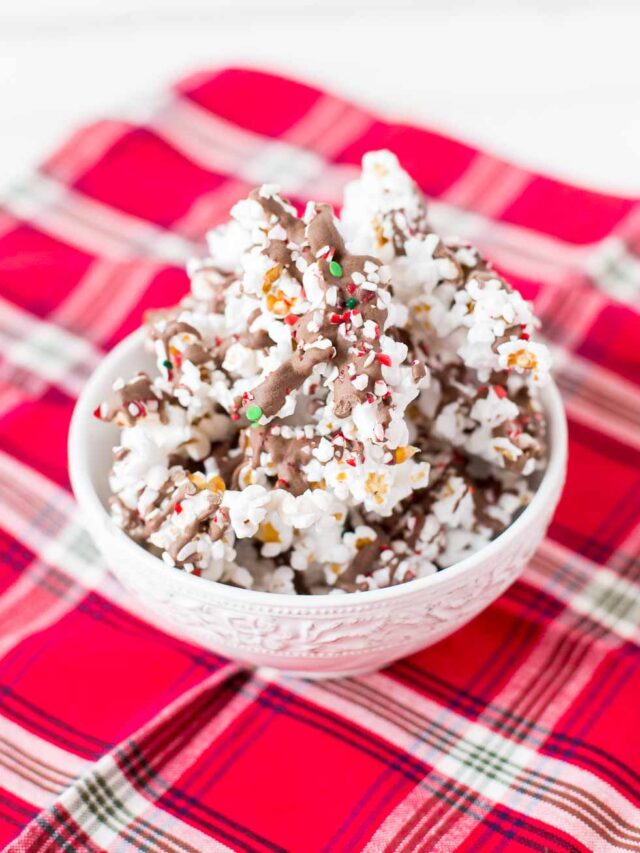 Candy Cane Popcorn Recipe - Domestically Speaking