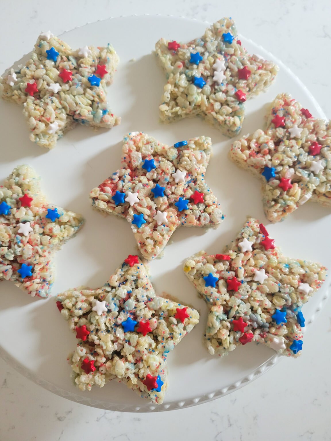 Patriotic Star-Shaped Rice Krispie Treats for the 4th of July ...
